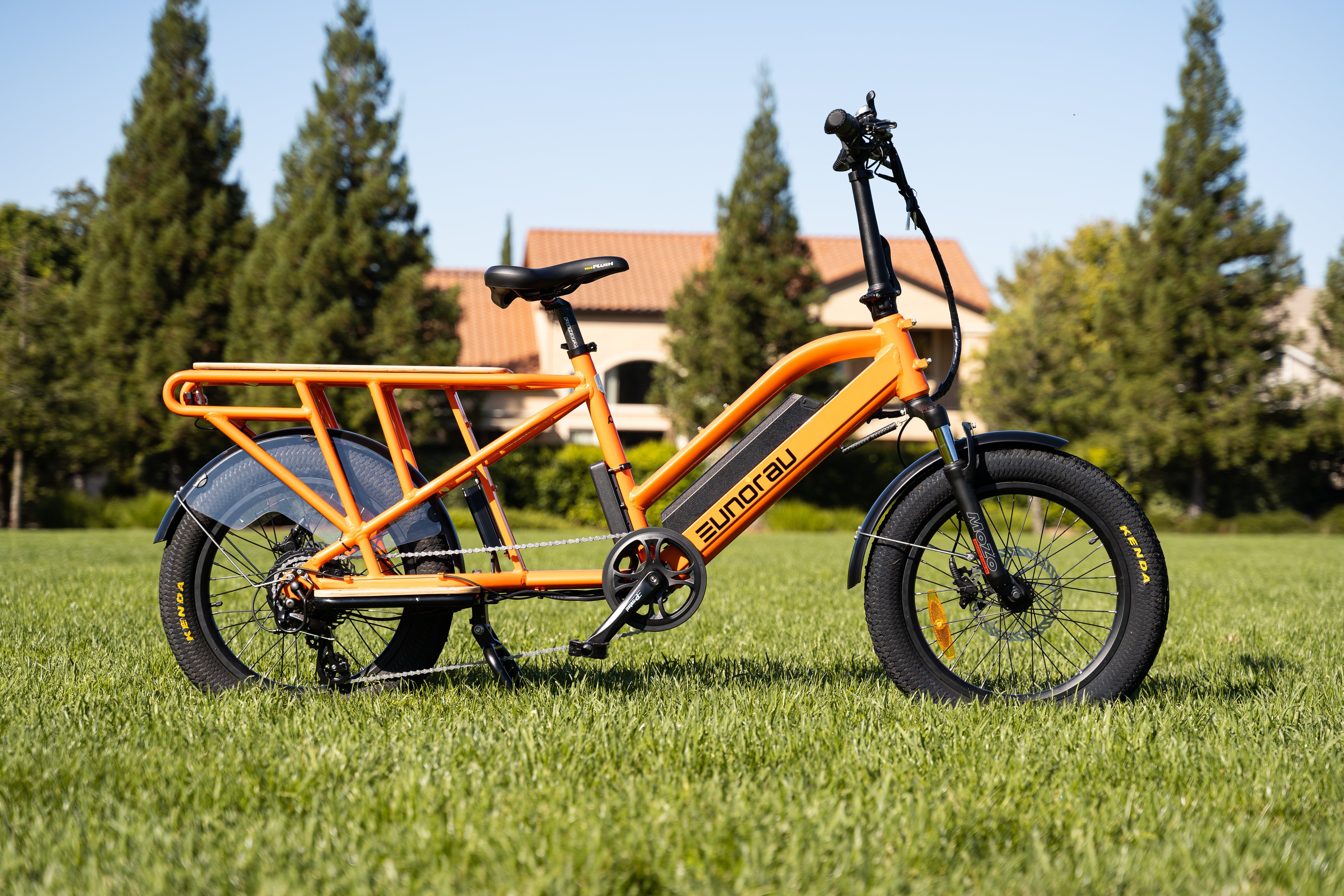 Utility E-Bikes for Cargo Transport: What to Know Before Choosing